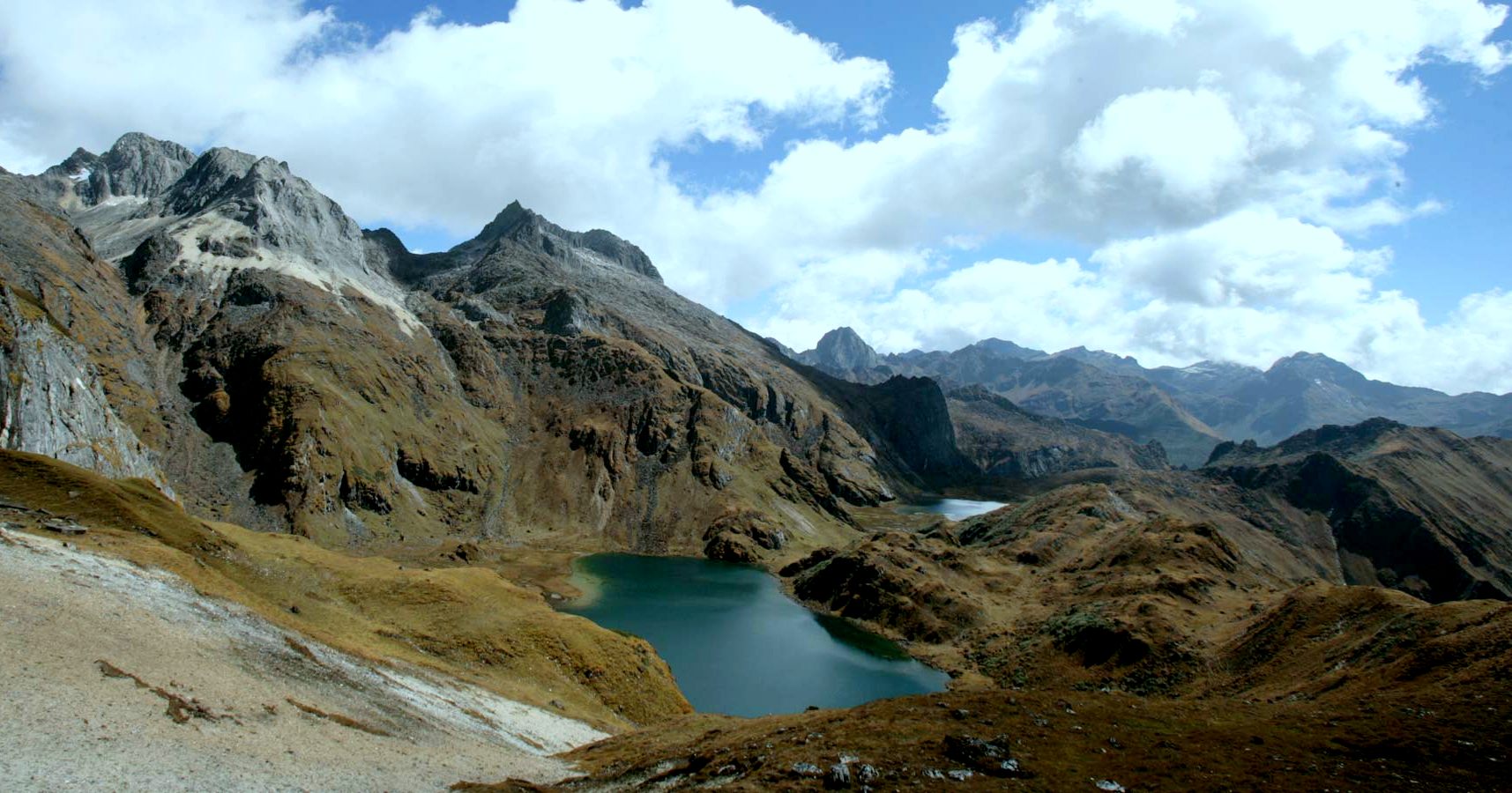 Dagala Thousand Lakes Trek Guide
